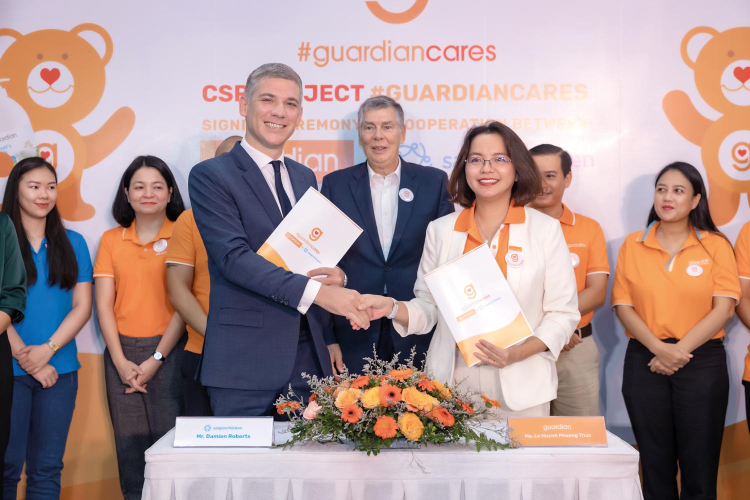 Hành trình mở chuỗi bán lẻ của Guardian