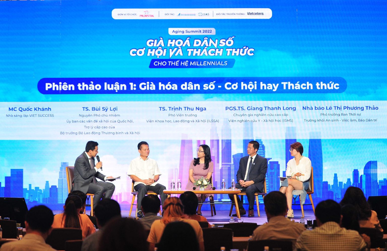 Nhóm Dân Số Trung Niên Có Thể Chịu Gánh Nặng Về Tài Chính Khi Về Già