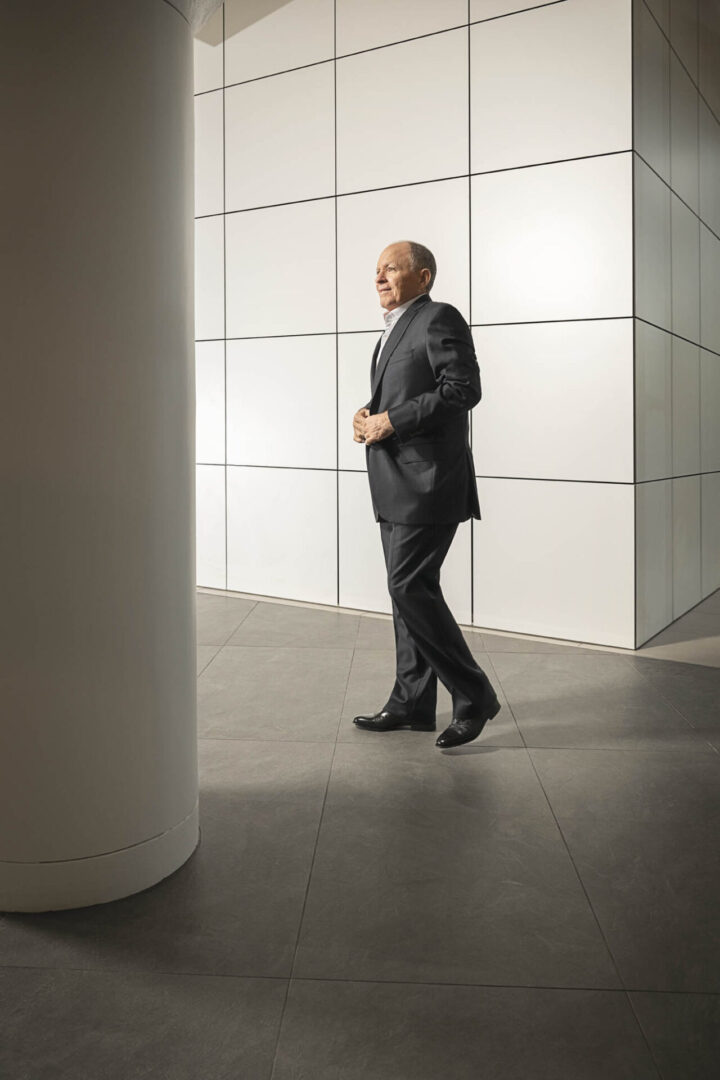 Di sản thế kỷ của ba thế hệ xây chuỗi nhà hàng Pollo Campero